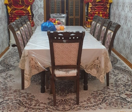 Продается стол и  стулья