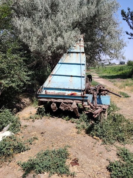MTZ-80 kichik kabinali traktor