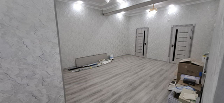Severniy bozorcha tomonoda 55kv yangi qurilgan uy sotiladi