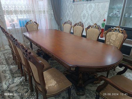 Продается мебель производство Китай стол 3 метра и стулья в количестве