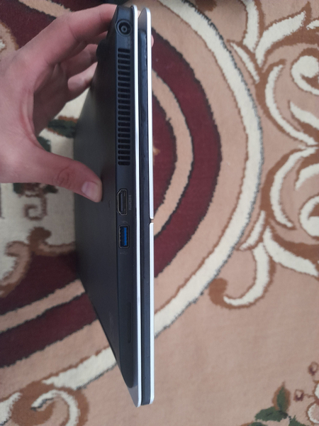 Notebook SONY, сенсорный дисплей. 4х ядерный процессор  i3.