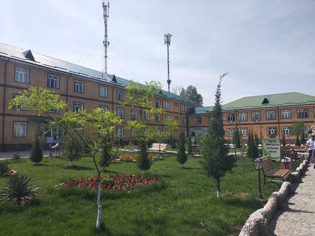 Shahrixon t. 3 qavatli shifoxona binosi bolib to'lash asosida sotuvda