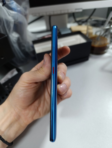 Продается телефон Xiaomi Mi9T разбит экран, на запчасти, ТГ, СМС, ЗВ.