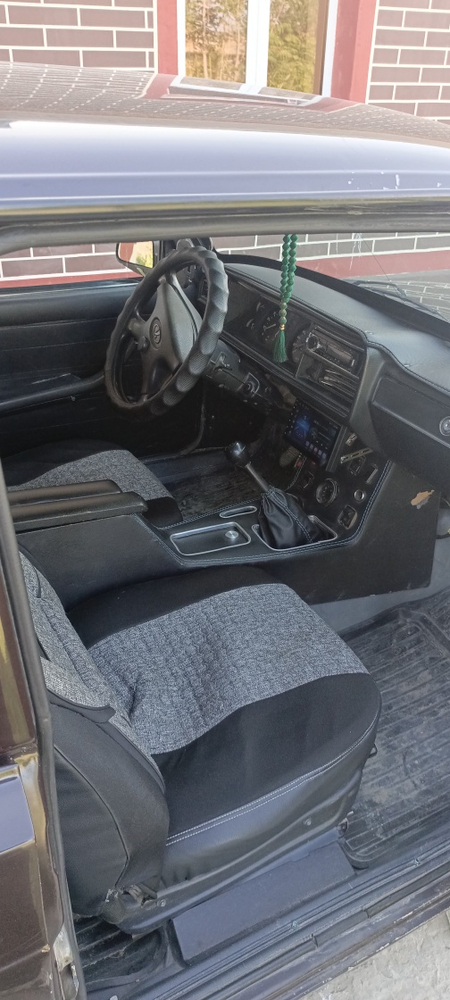 Vaz 2107 sotiladi srochno