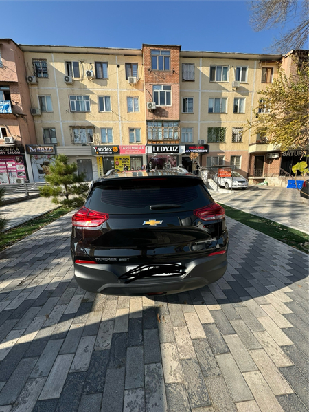Trekr primer Xitoy zborka rangi qora