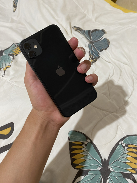 Iphone-11  rangi qora