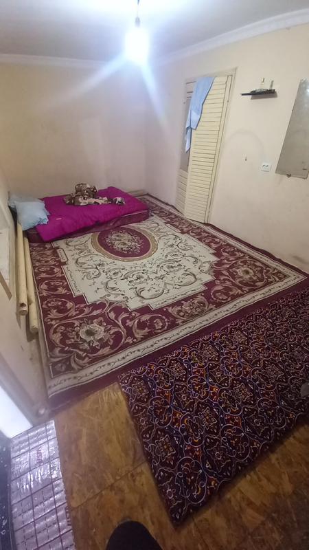 Kvartira bollarga  arzon narxda mertro oldida