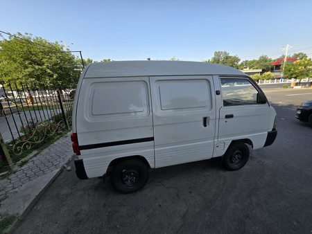 Damas van 2019 yil gaz bor