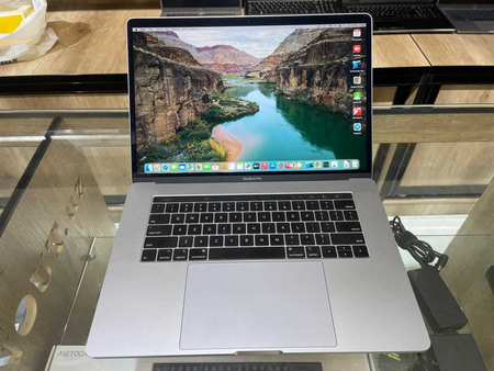 Macbook PRO 15 Intel Core i9-9880H озу32гб 512ssd Radeon Pro 560X 4гб