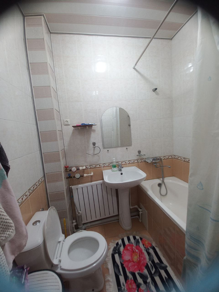 1 xonali kvartira sotiladi