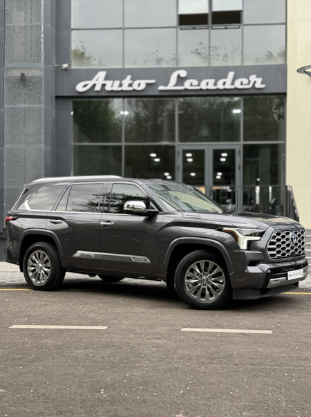 TOYOTA Sequoia iForce Max Capstone
