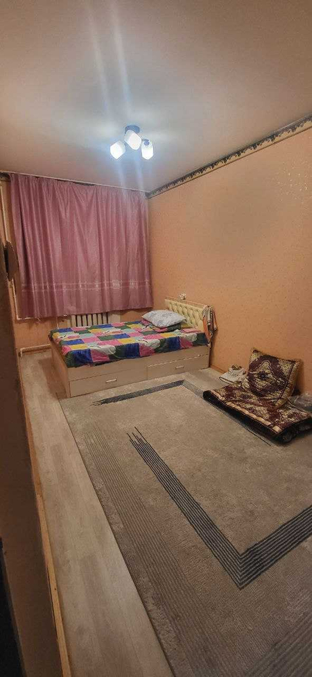 5 комн. 1й этаж 5 этажки. Продаю. М-в. Феруза. За кафе Согдиана.