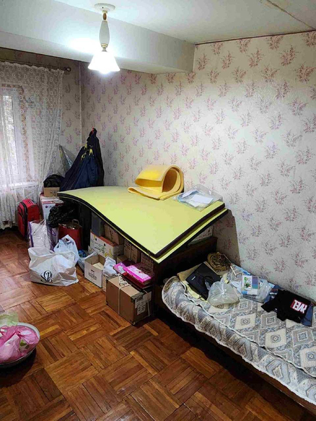 Срочно продается 3х комнатная квартира  р.Мирзо Улугбек (МНМ)