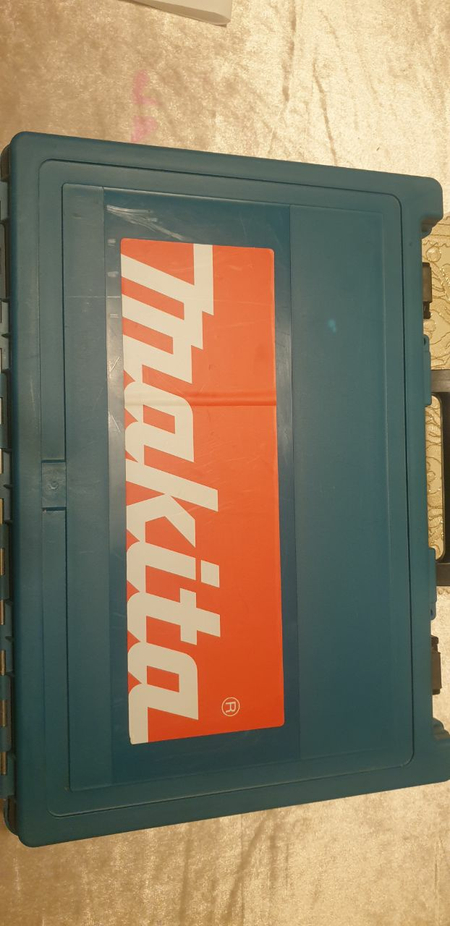 Продаётся ПЕРФОРАТОР MAKITA  made in Japan Perforator sotuladi
