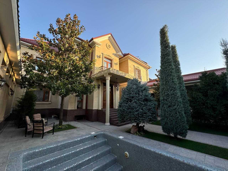 м.Буюк Ипак Йули ул.Никитина 6-сот 3-уровня 5-комн 800 м² мебель