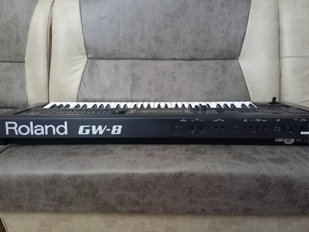 ПРОДАМ Синтезатор Roland GW-8 (Рабочая станция). Состояние ОТЛИЧНОЕ.
