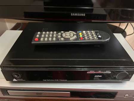 32-дюймовый ЖК-телевизор Samsung HD (LA32D400E1)