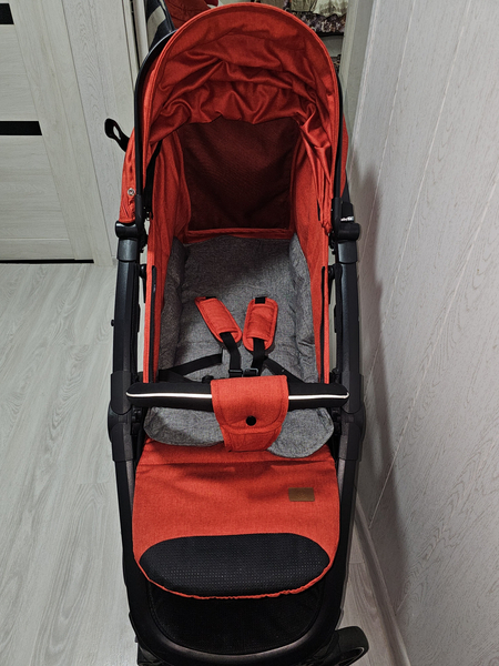 Коляска от фирмы BabyZz
