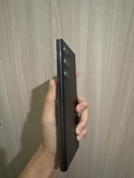 S22 Ultra  12/256