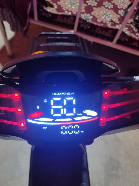 Skuter sotiladi pul kerek aybi yoq