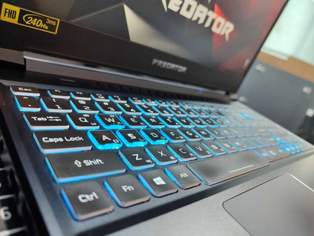 Мощный игравой ноутбук Acer Predator Helios 300