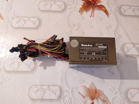 Продам блок питания HuntKey 350-400W