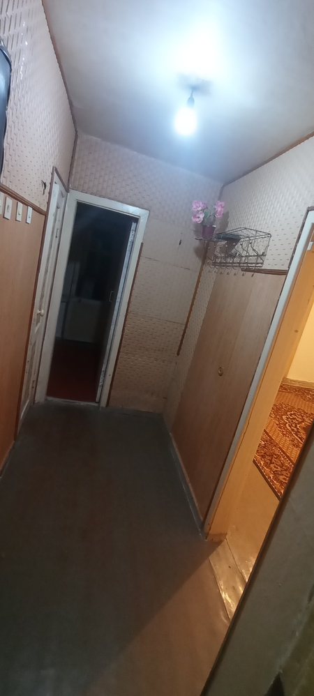 Сдам квартиру 1в2/5/5 педагогический университет 
42 м.кв чистой кварт