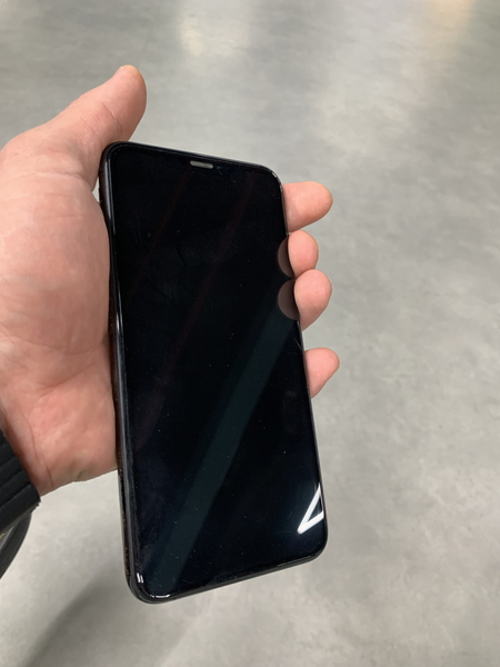 Iphone x s max xolati yaxshi aybi yoq xamnarsasi radnoy ochilmagan