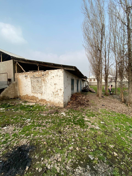Урта Чирчик тумани Ким Пен Хва да 14 сотихли ер срочно сотилади  7500
