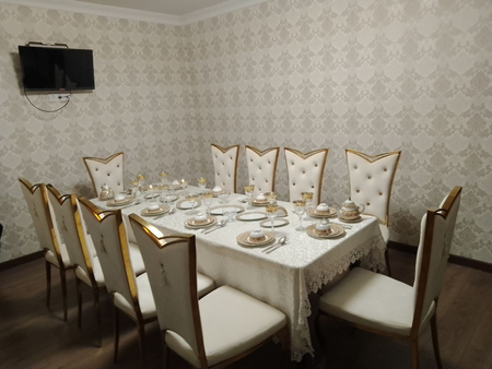 Ijaraga Osh qozon,(o‘tin) Stol-stul, idish-tovoq, samovar, naves