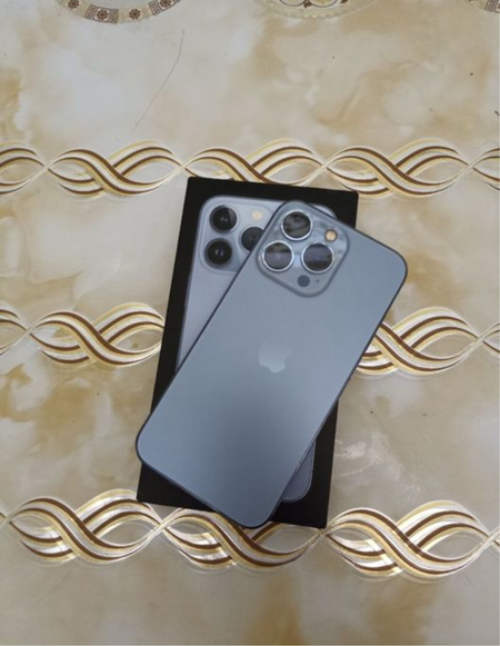 Iphone 13 pro blue в иеальном состоянии, коробка документ