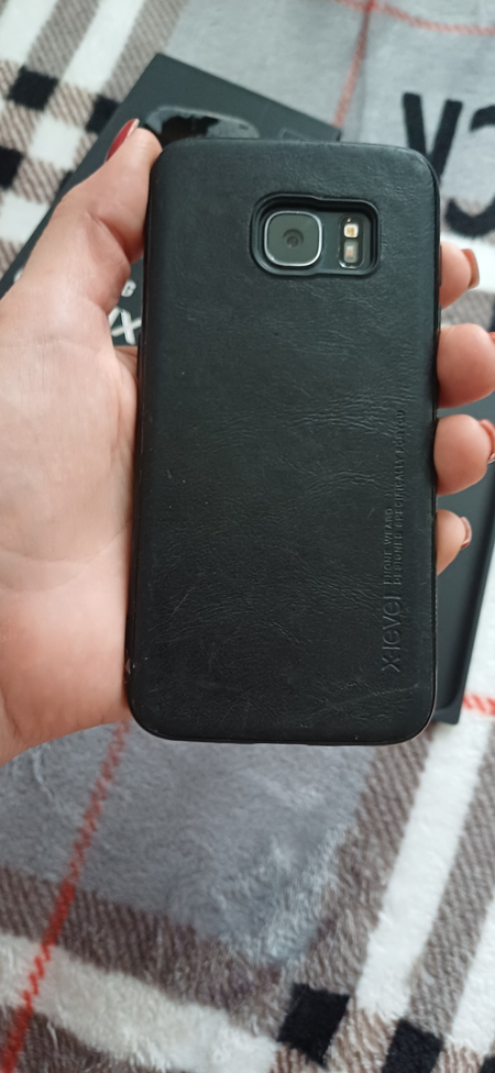 Самсунг S7  работает отлично !