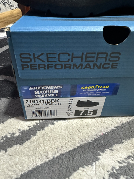 Skechers letniy razmer 40