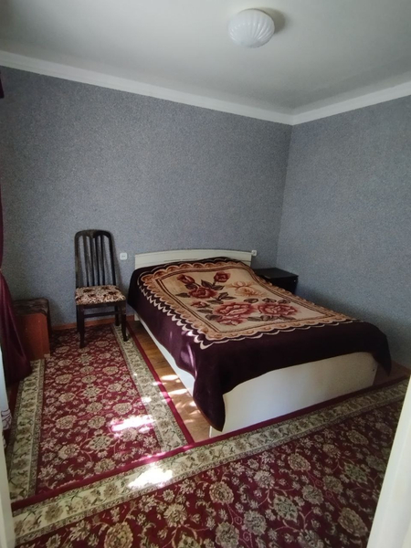 Dacha ijaraga beri oylaviy toza pokiza joy 3 ta spalni bor