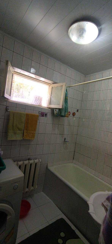 Юнусабад-18  3/1/4 кирпич 77 серия, отдельный вход со двора=