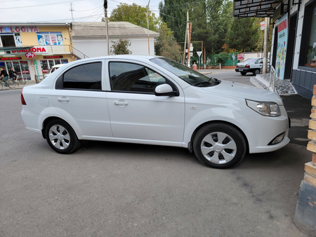 Srochno sotiladi nexia 3. 2 poz