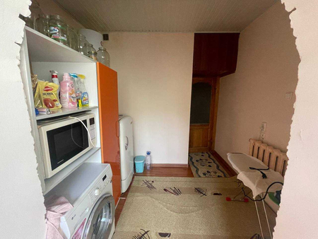 Экстренный больницани ёни 2 этаж 3 хонали ижарага қўямиз фақат оила