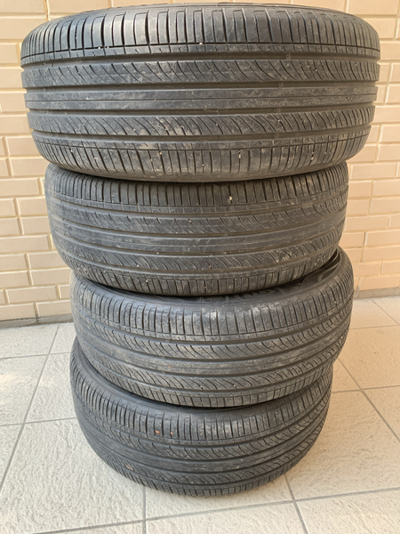 Продаю шины 215/55/17 Giti
