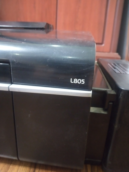 Epson L805 yaxshi holatda