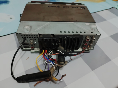 Pioneer DEH-80PRS sotiladi.