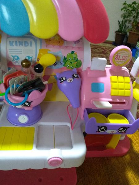 Продам фирменный игрушечный магазин