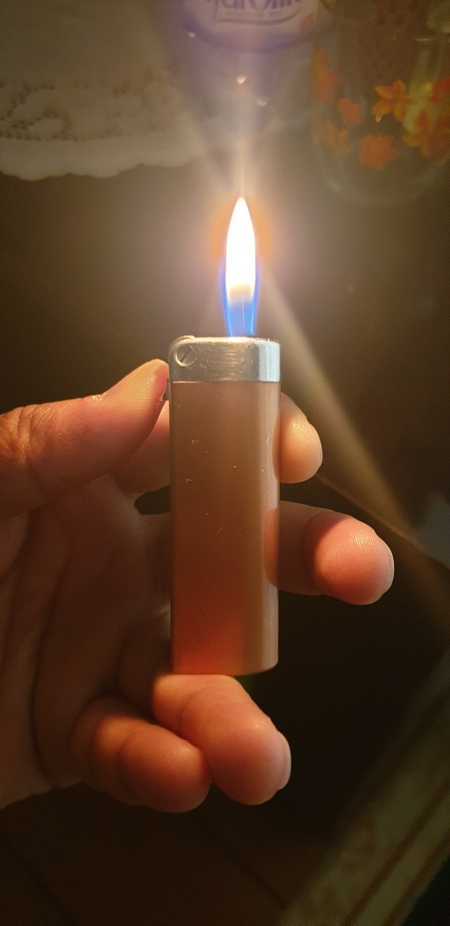Продается японские Зажигалки