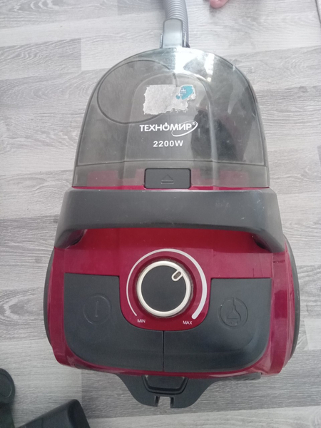 Продается пылесос Техномир,2200w