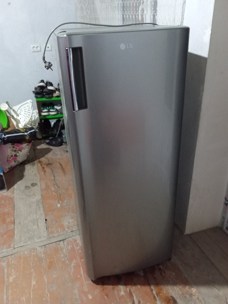 LG xolodilnik 175$
