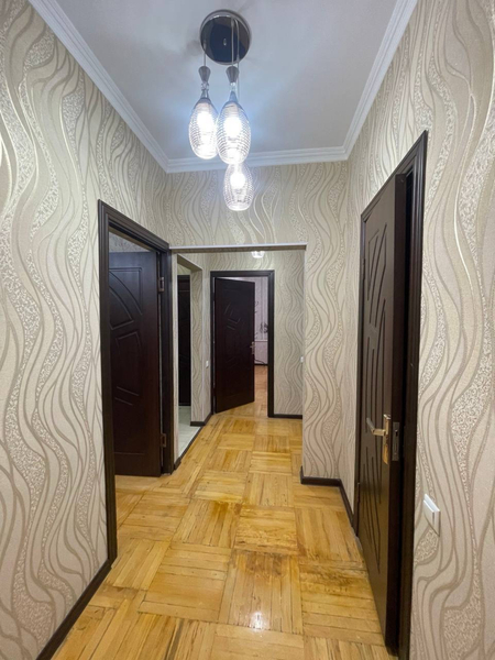 Госпитальный 2в3/4/9 Макро 70м2 балкон 2*7