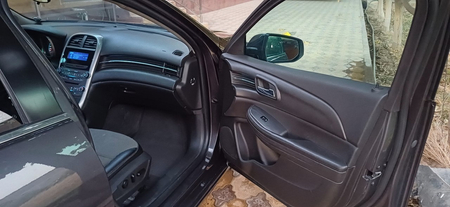 Malibu 1 Sotiladi 
yili 2013 yil
Rangi Baklajan
228 000 km 
Benzin met