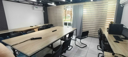 Офисы в коворкинг зоне + Юридический адрес. Аренда офиса / Coworking