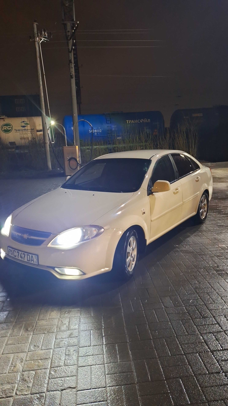 Автомобил шевролет