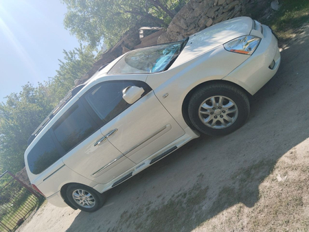 Kia karnival uzunidan prapan mator 2008