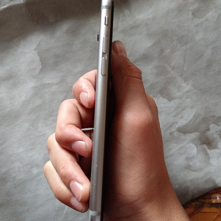 Iphone 6 sotiladi srochno holati ideyal koʻrib olasla narxi kelishamiz
